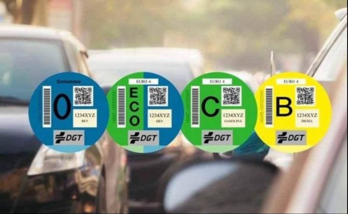 Significado de las pegatinas de la DGT - LetrasEnLaRed.com
